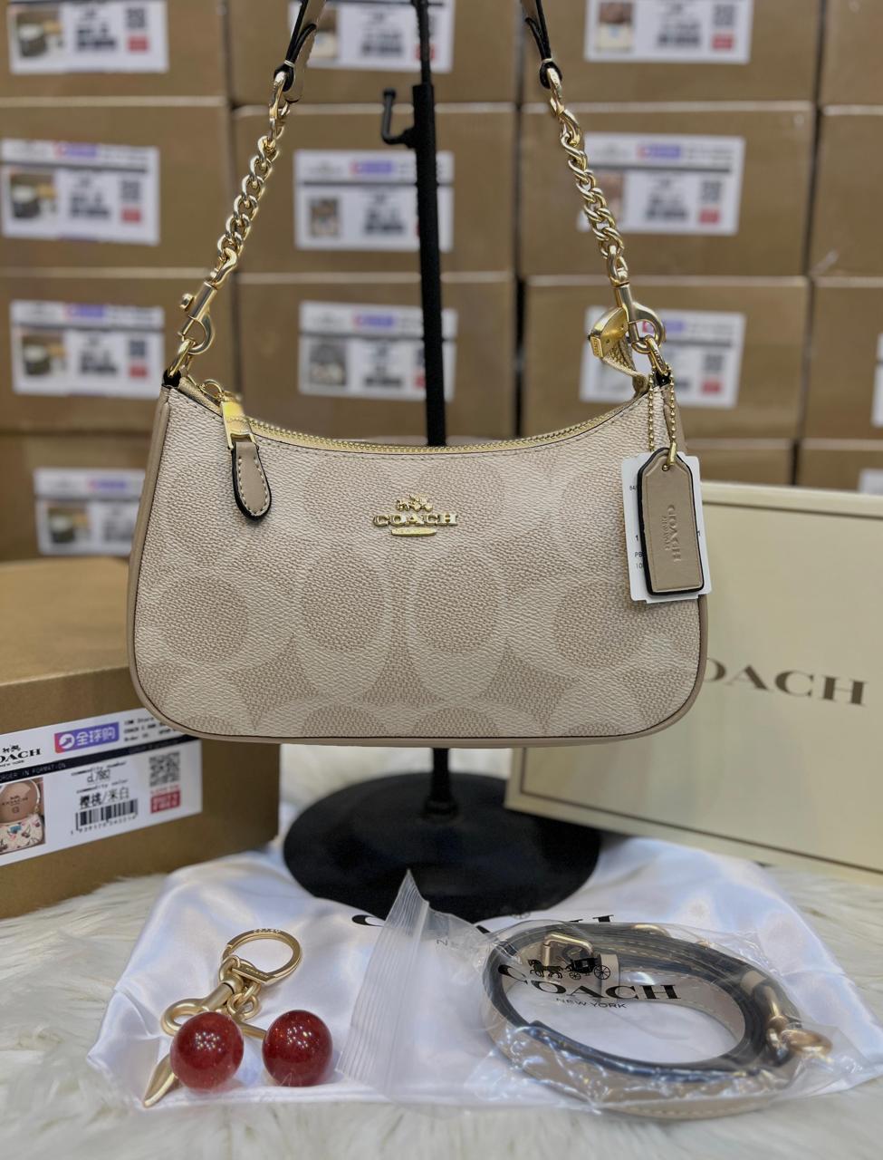 Coach Teri Shoulder Bag In Signature Canvas – Yantra